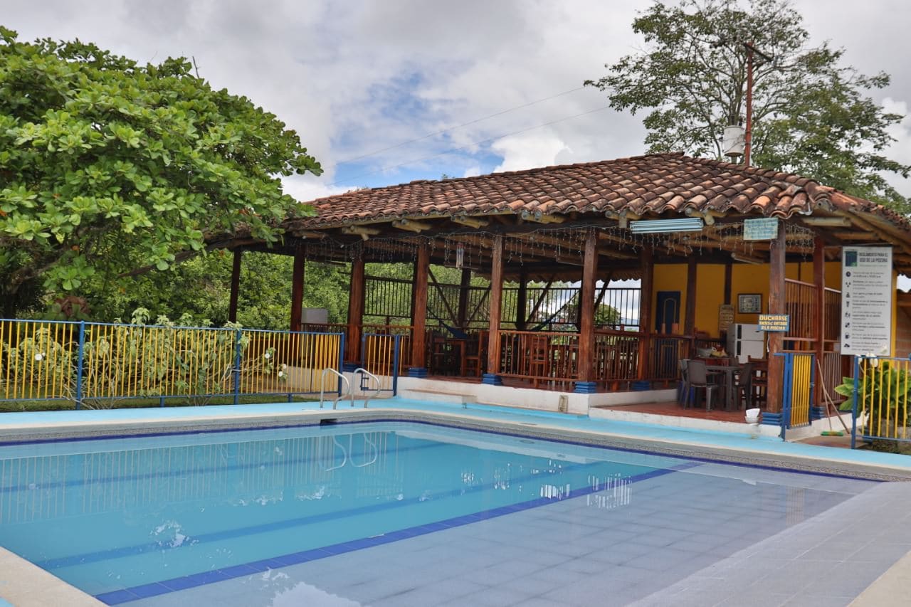 Finca Hotel El Barranco, sector Parque del Café - Montenegro - Quindio.