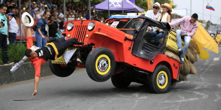 EL DESFILE DEL YIPAO, ICONO DE LA CULTURA CAFETERA - Turismo Quindio